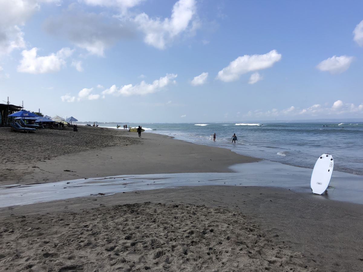 The Beautiful Black Sand Beaches at Canggu Bali - lyfe abroad