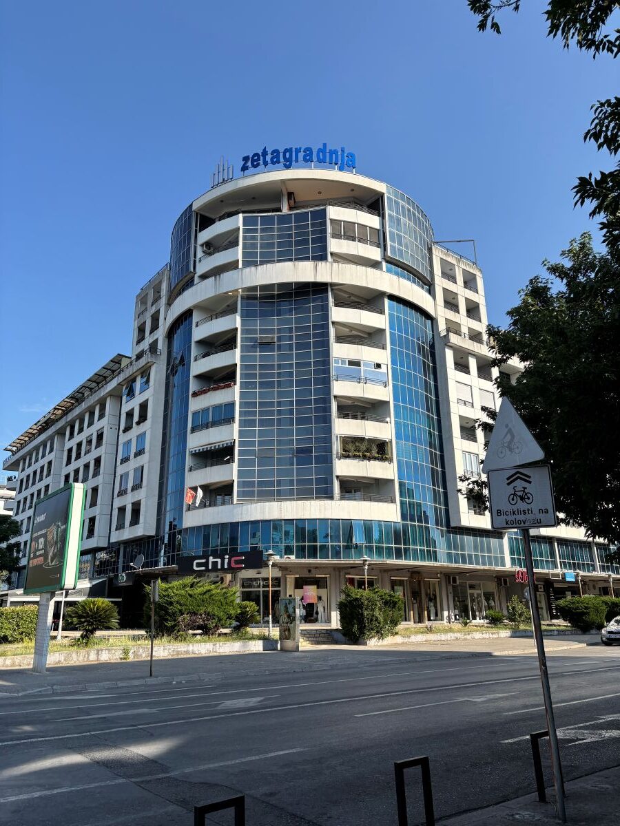 build new town 2 - lyfe abroad